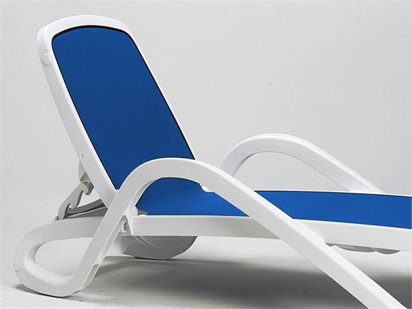 Sunbed WHITE with armrests Alfa