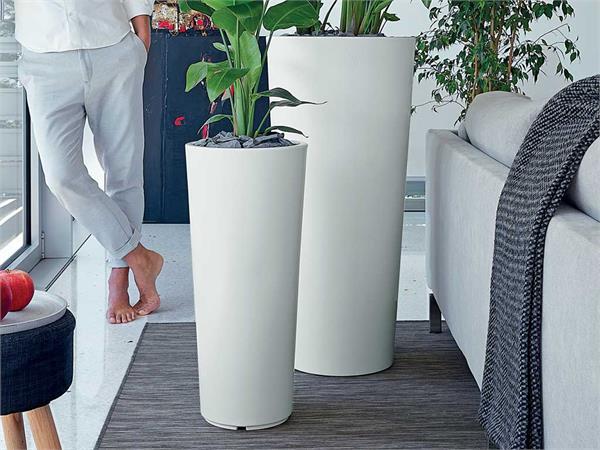 Tall modern outdoor round vase - Gaia